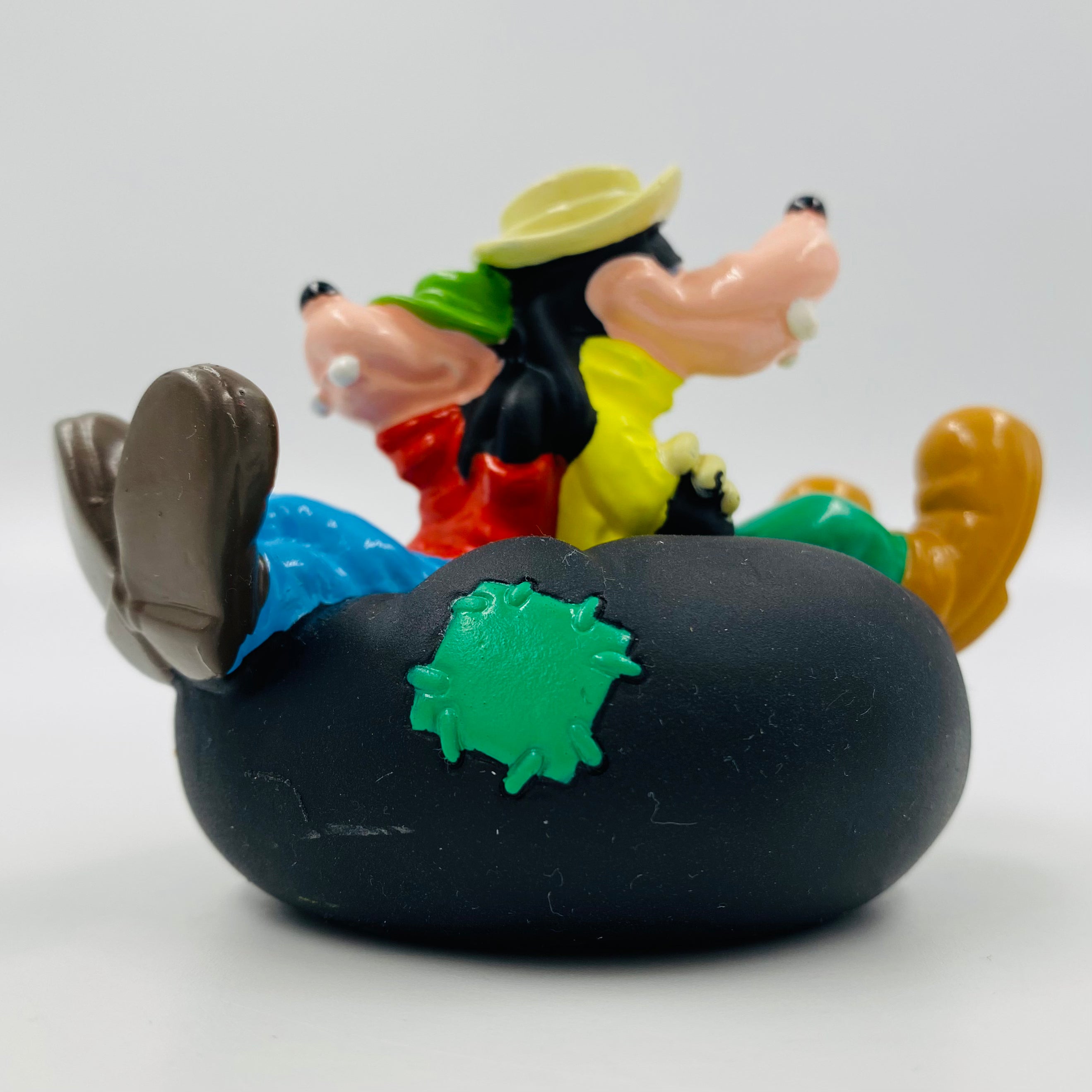 A Goofy Movie Goofy and Max in Water Raft-Squirter Burger King Kids' M ...